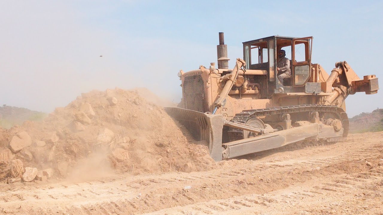 (Part 114) Caterpillar D8T Dozer Work Cutting And Feeling😘 ...