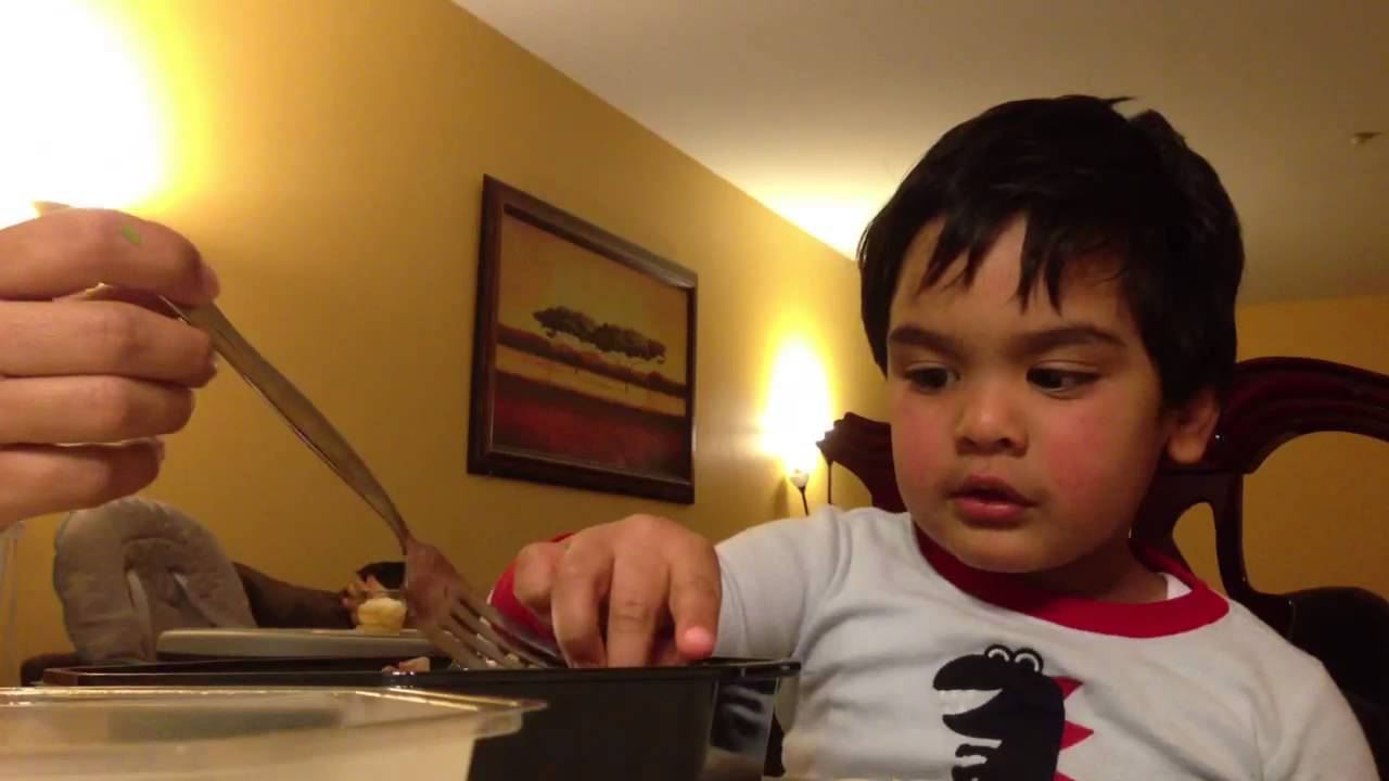 Arya - Eating mamu's salad - YouTube