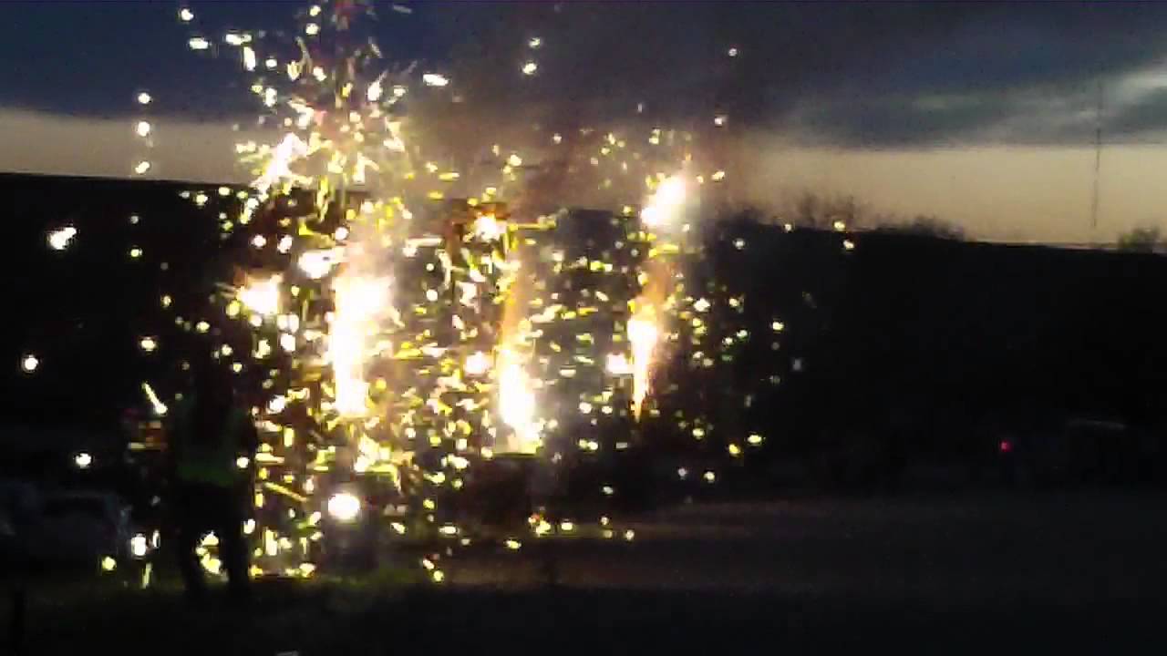 Crackling Silver Dragon ~ Big Fireworks - YouTube