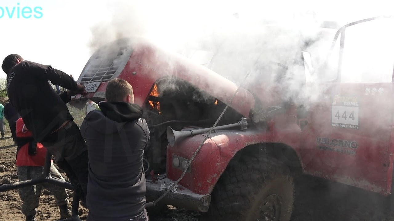 Truck catches fire in engine compartment | Truck trial | Milovice 2017 ...