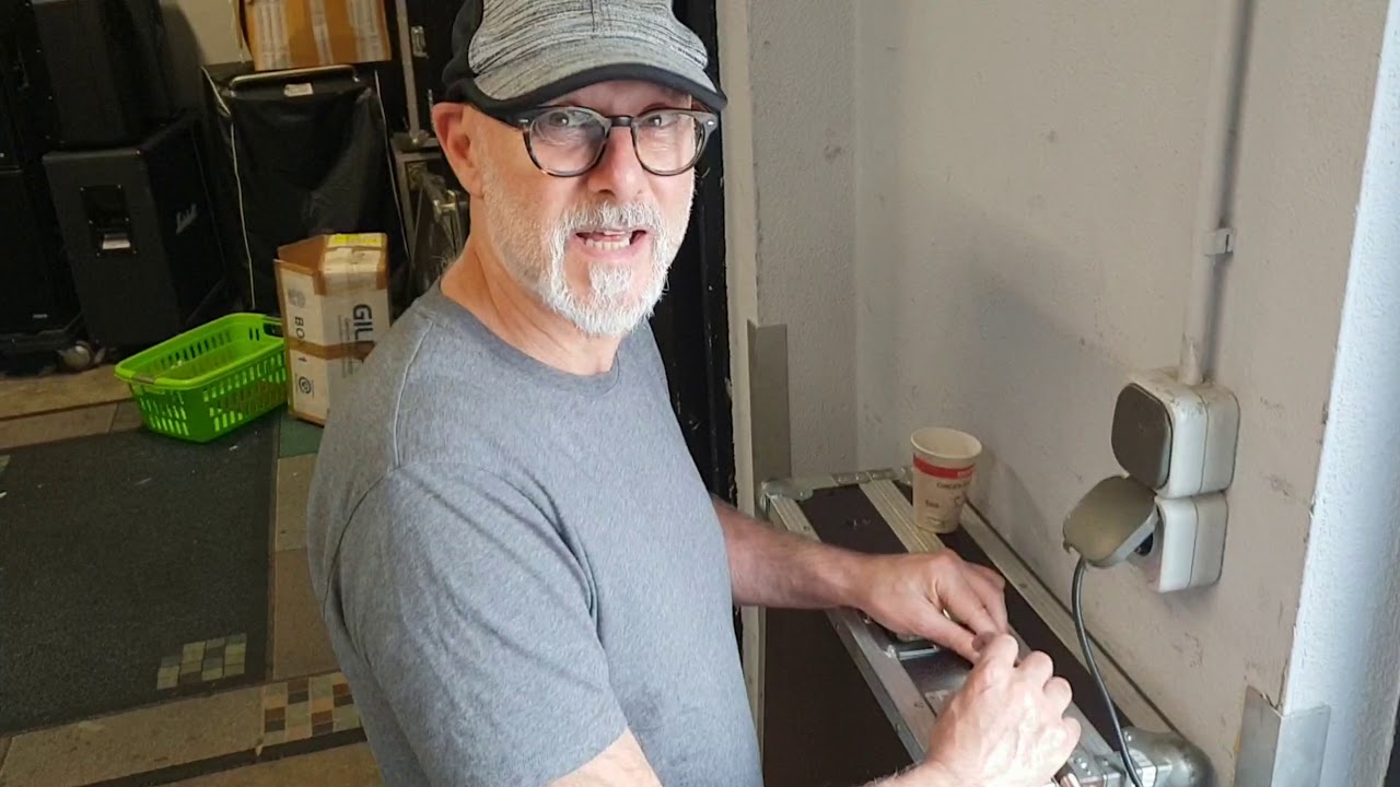 On the road - Germany - guitar repairs 2018_06_09 - YouTube