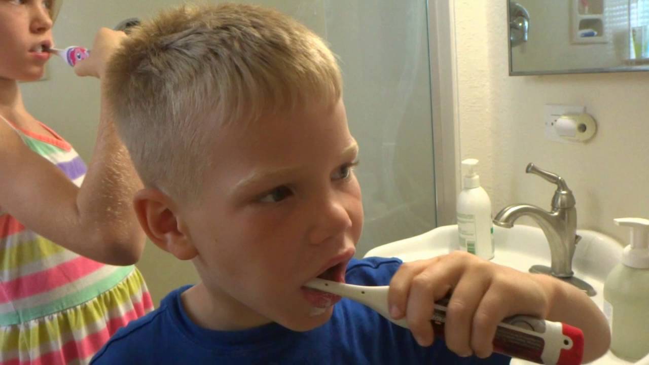 😃 My Little Pony MLP Spinbrush Toothbrush Avengers Thor Spinbrush ...