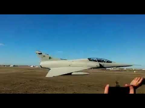 Vuelo rasante de dos Mirage de Argentina en Rio Gallegos, 2015 #fuerzaaereaargentina #argentina
