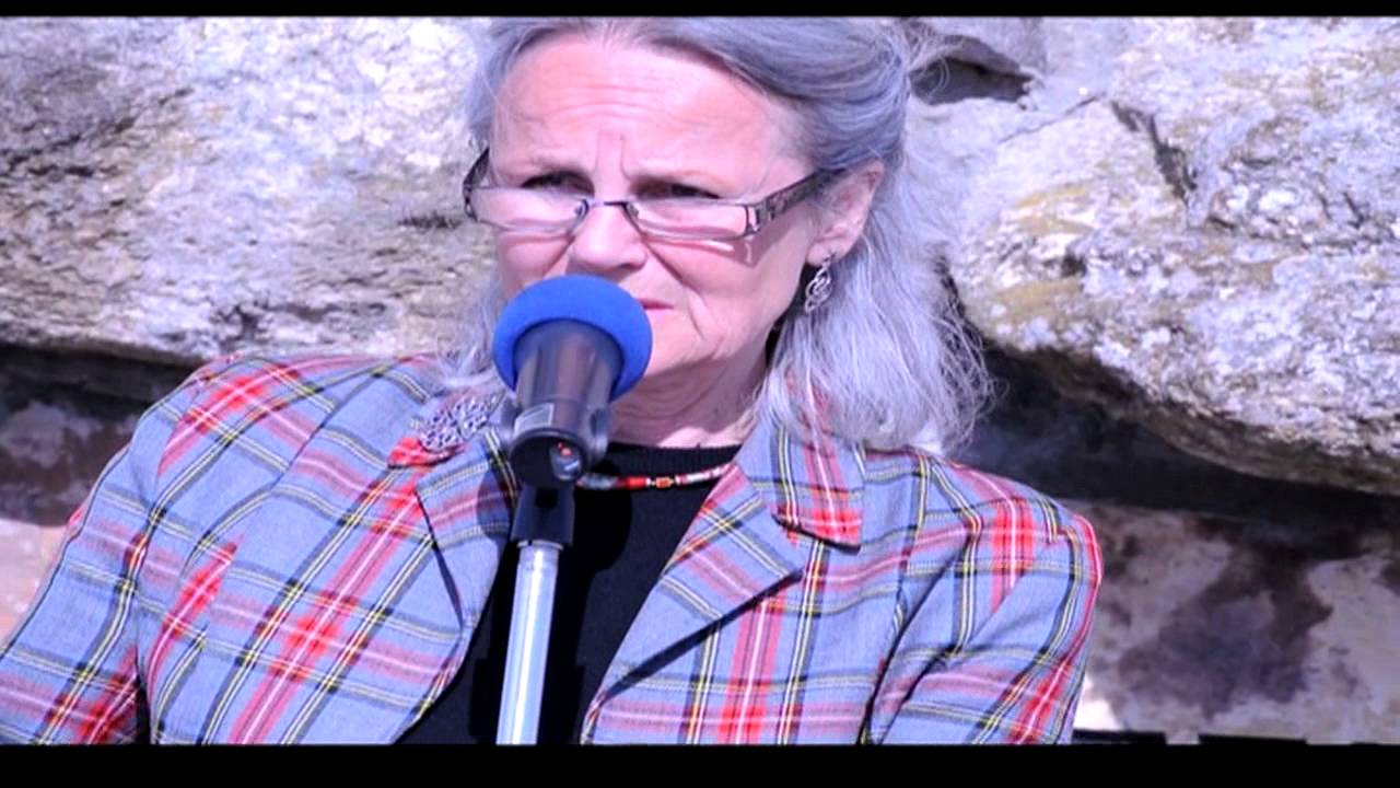 Margaret Bennett remembering Culloden, April 2014 - YouTube