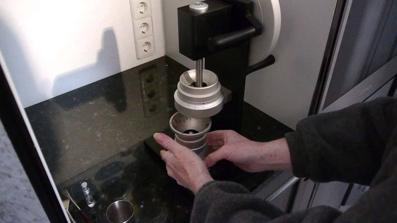 HG One Grinder and KvdW Speedster Work Flow (French Roast Doppio) - YouTube