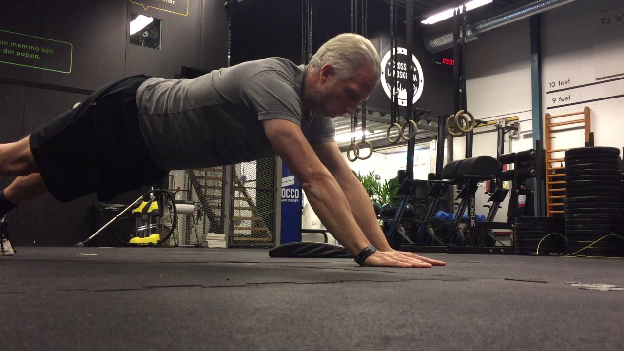 Sphinx push-ups - YouTube