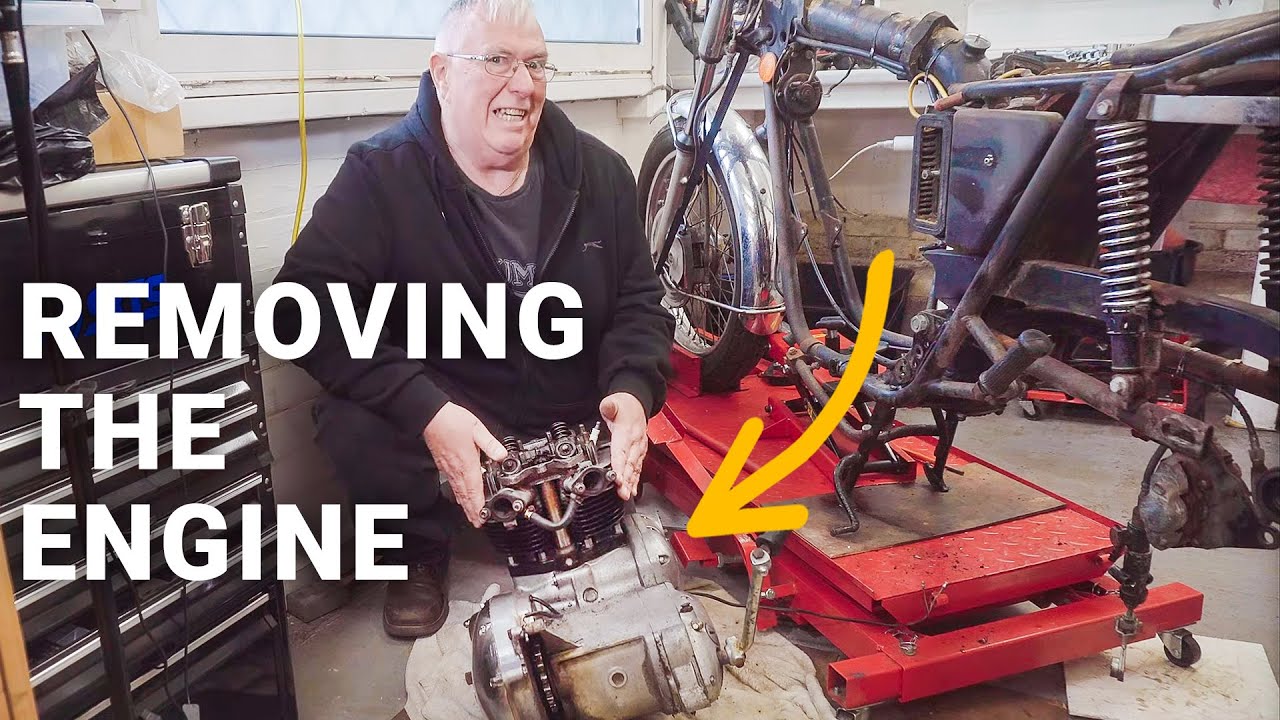 Triumph Bonneville T140 Engine Removal | 1975 Triumph Desert Sled ...