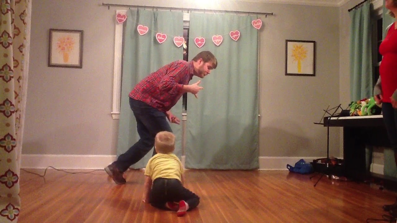 Joshua Giraffe by Raffi at the Barr's - YouTube