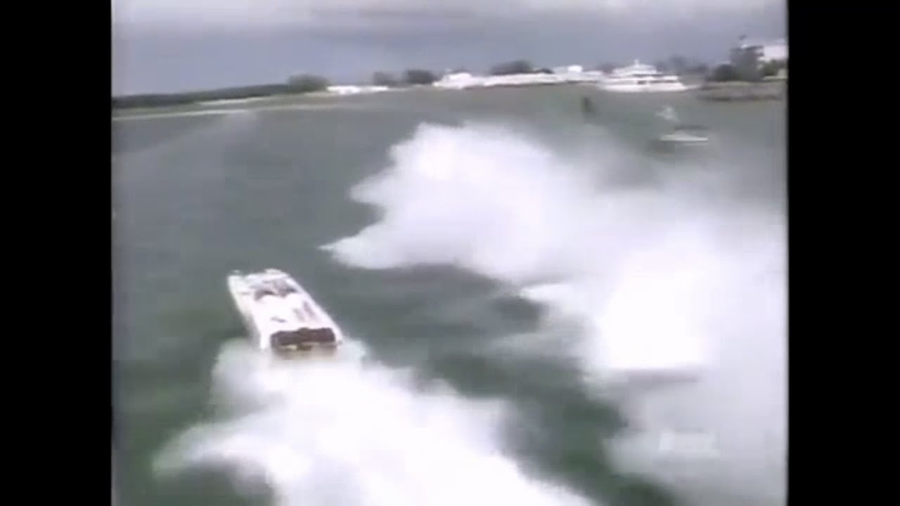 Speed Boat Crash - YouTube