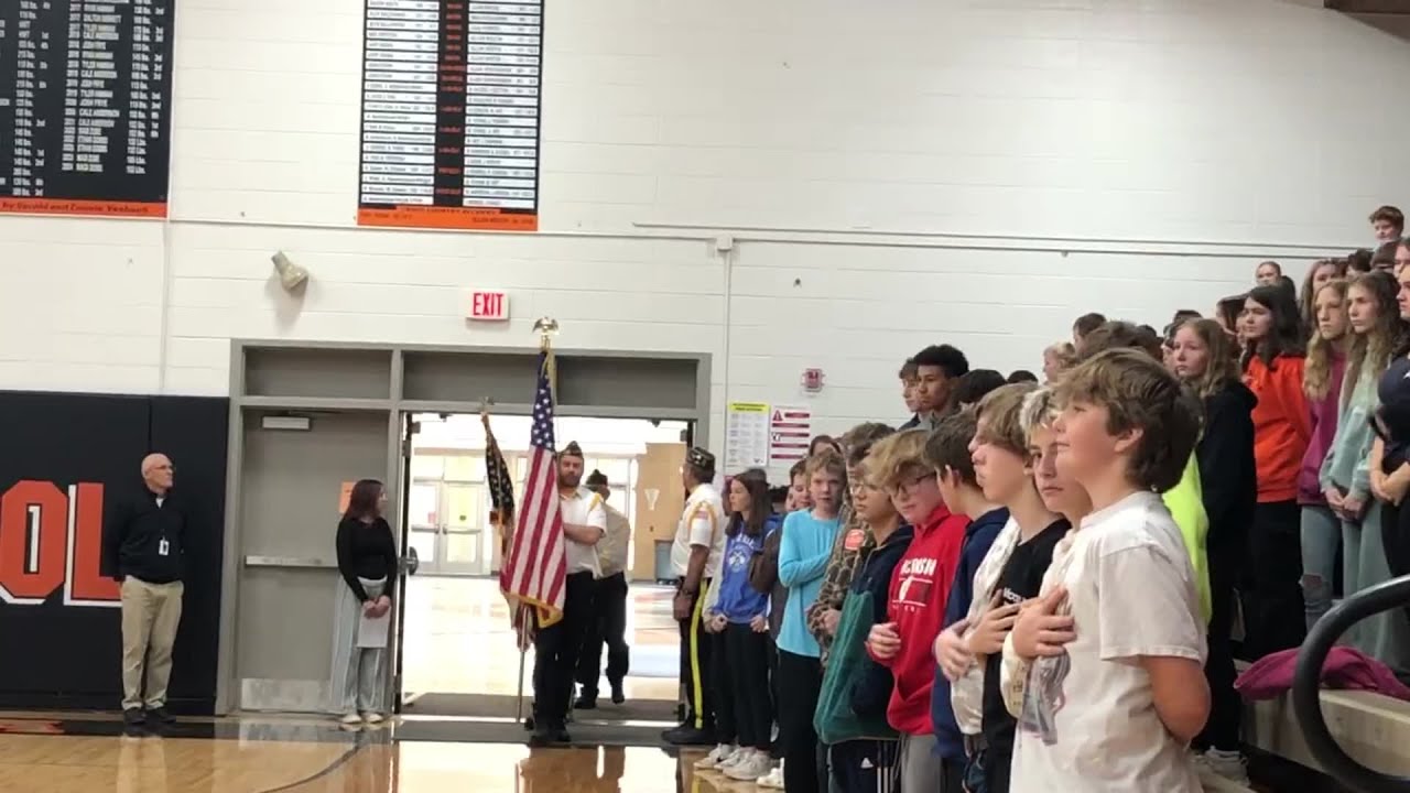 Viroqua Legion and VFW posts present the colors on Veterans Day - YouTube