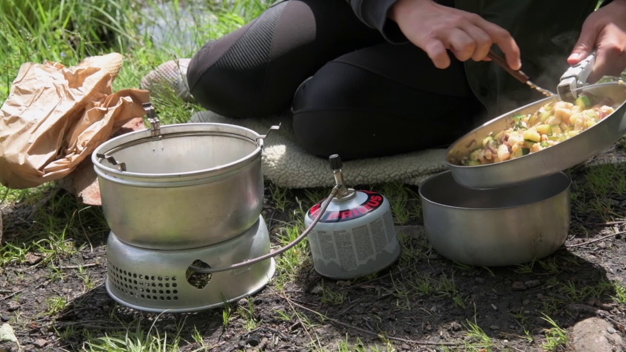 Laga mat i naturen - YouTube