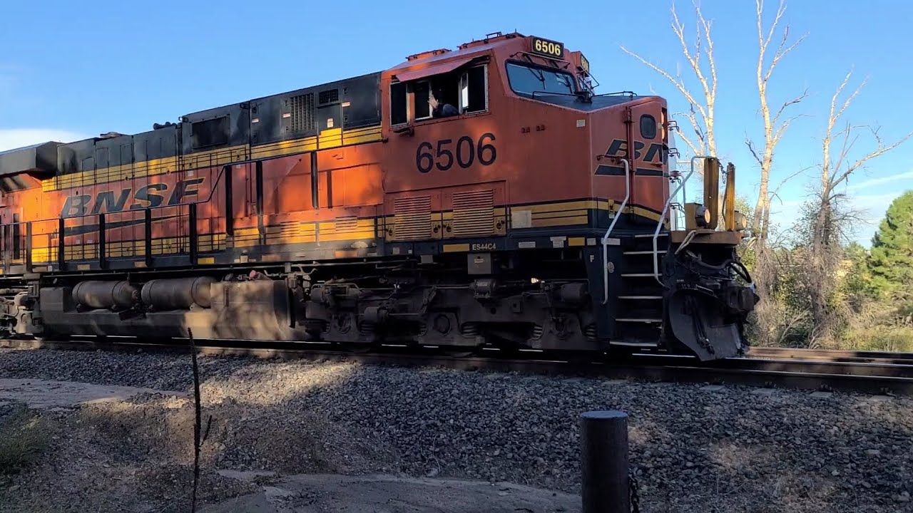 BNSF Intermodal Train #6506 - #railfanning - 9.23.23, 5:14pm - USAFA Crossing - YouTube