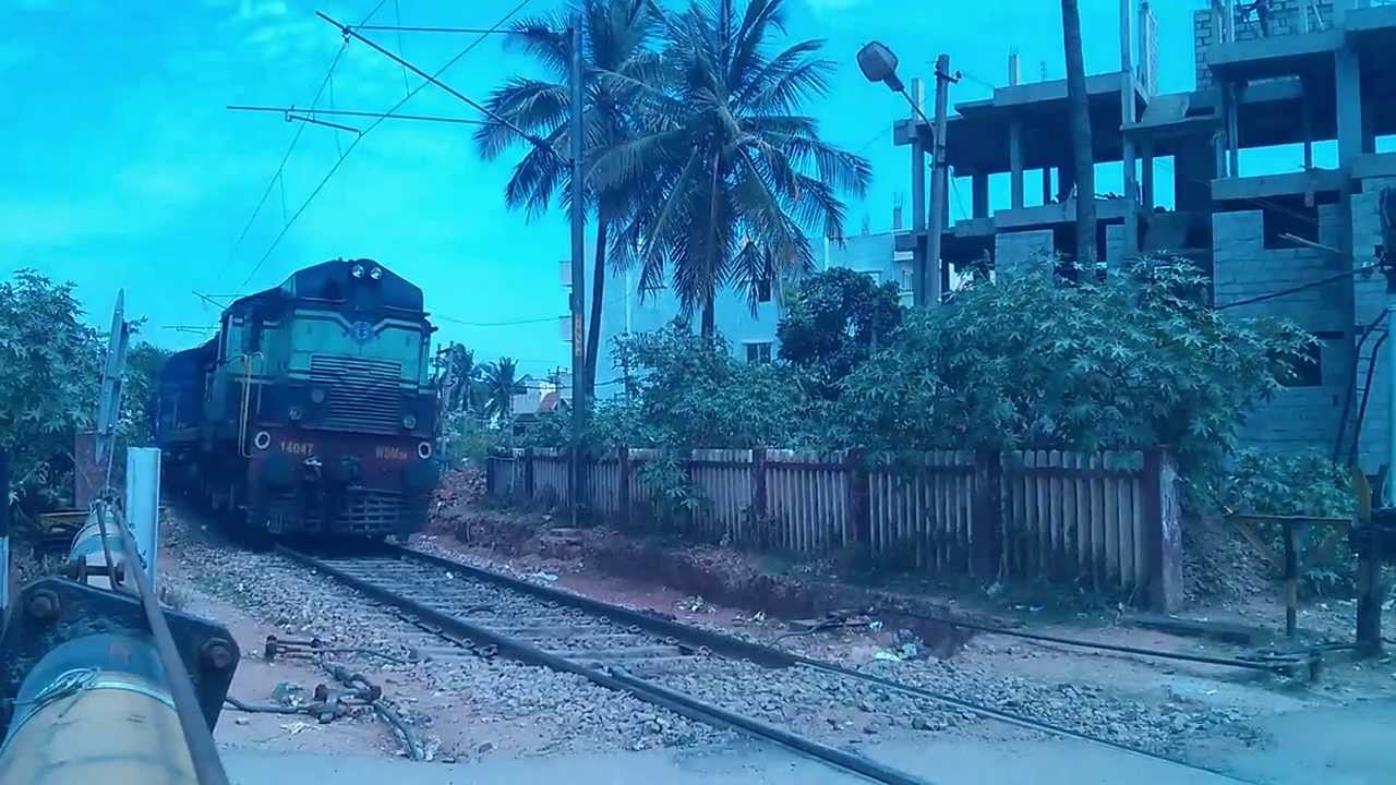 17316 Velankanni - Vasco Express approaching Yesvantpur - YouTube