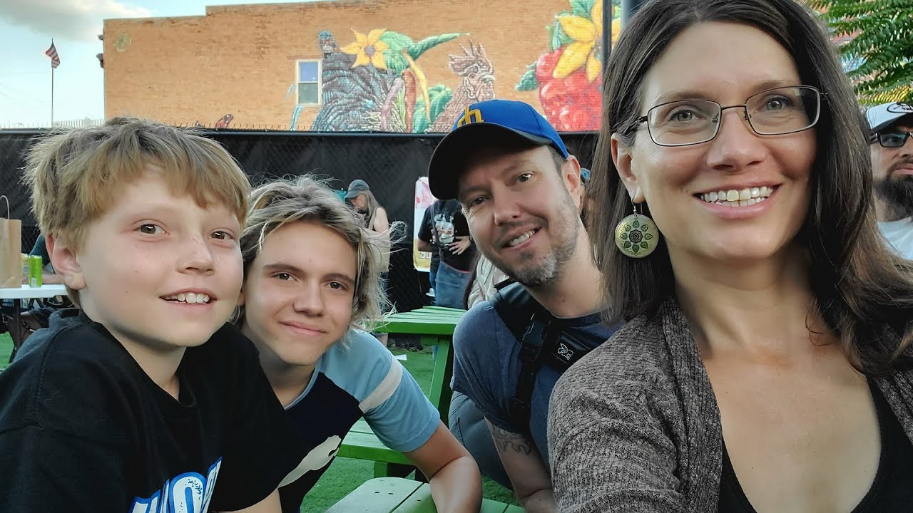 Higley Family 1 Second Everyday 2023 - YouTube