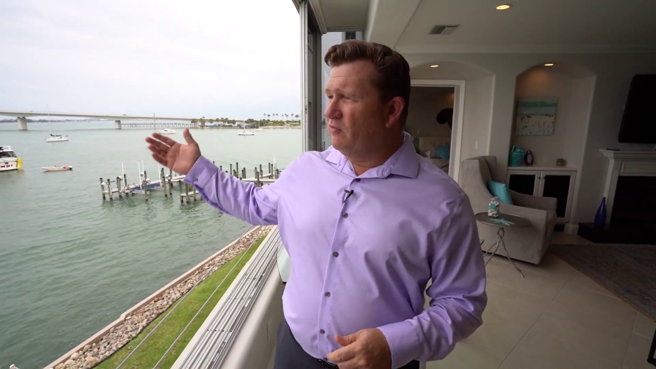 Jenn Stark 350 Golden - YouTube