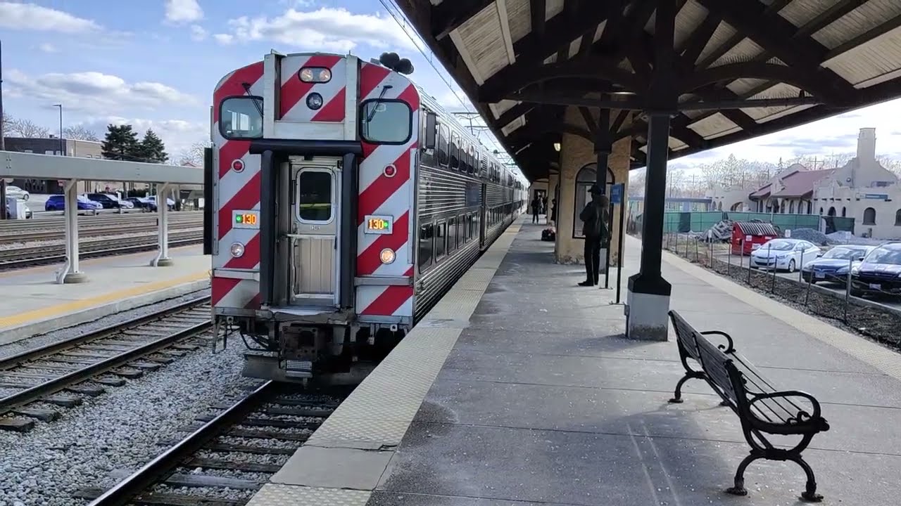Metra Electric trains at Homewood, IL - YouTube