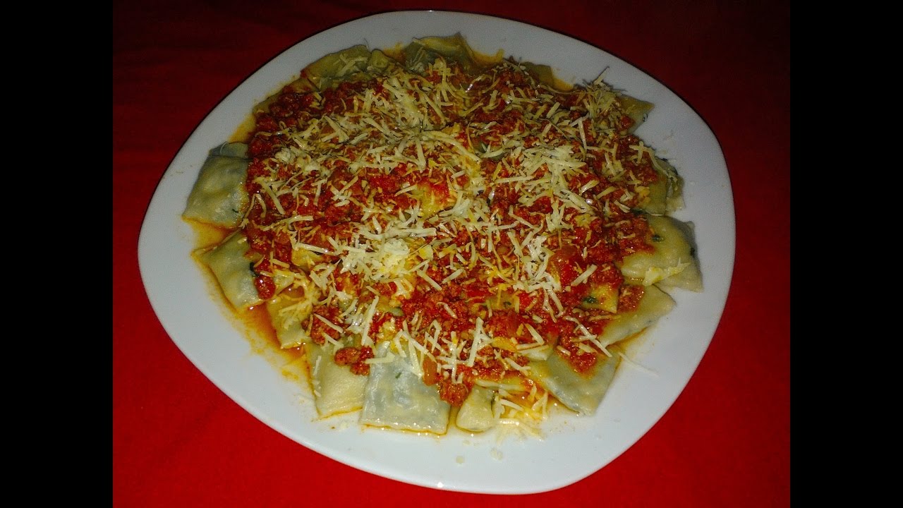 Ravioles caseros con tuco o salsa Boloñesa - YouTube