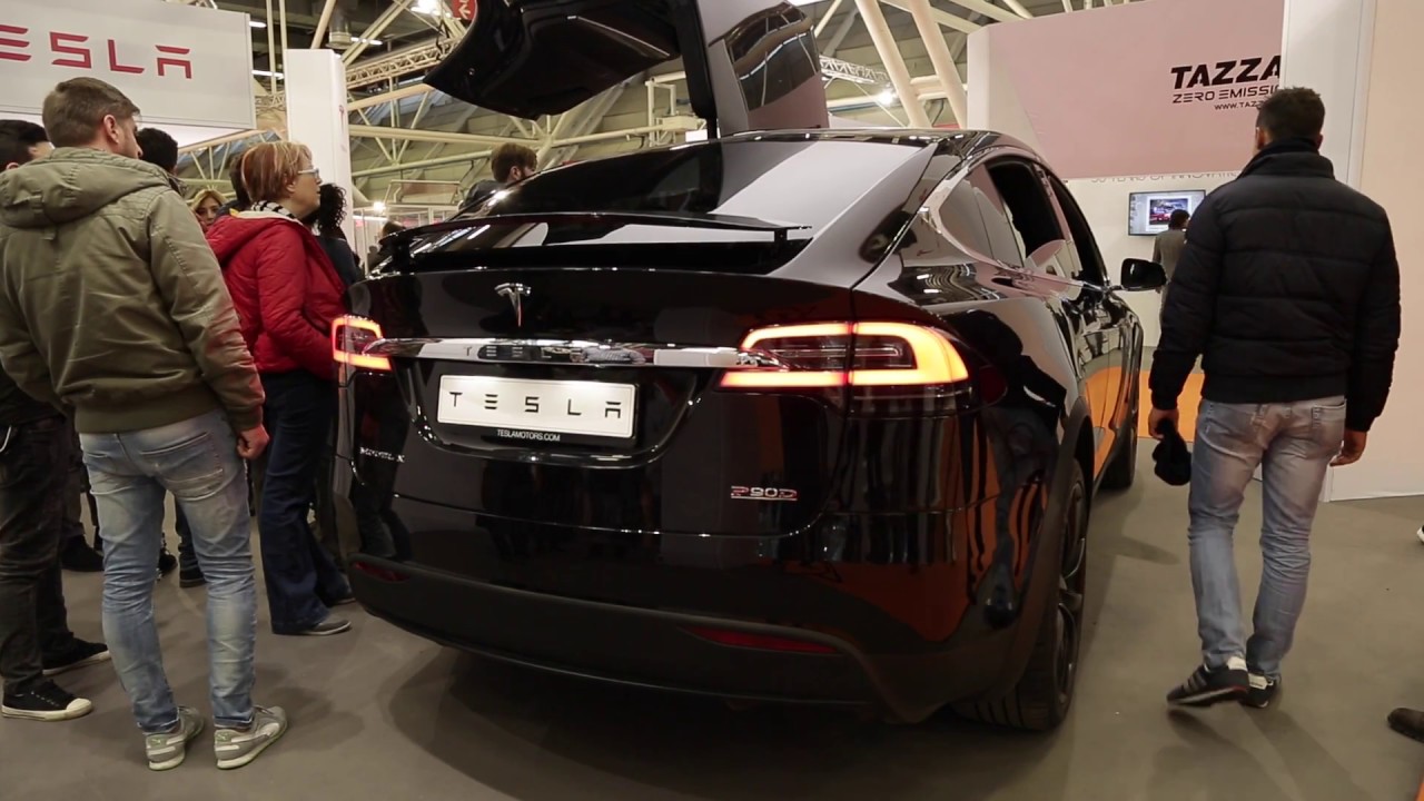 Tesla Model X e Model S al Motor Show 2016 - YouTube