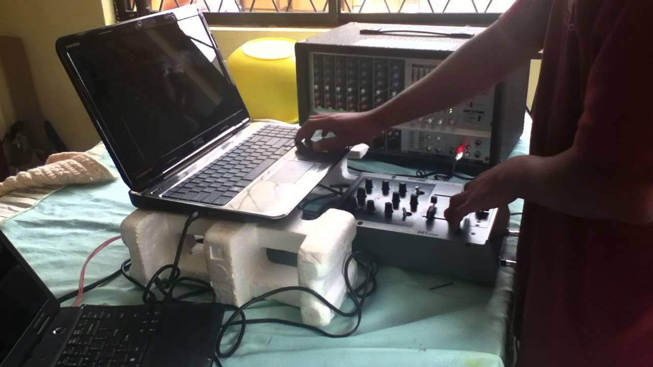 DJ FREDDY (En Vivo) techno mix - YouTube