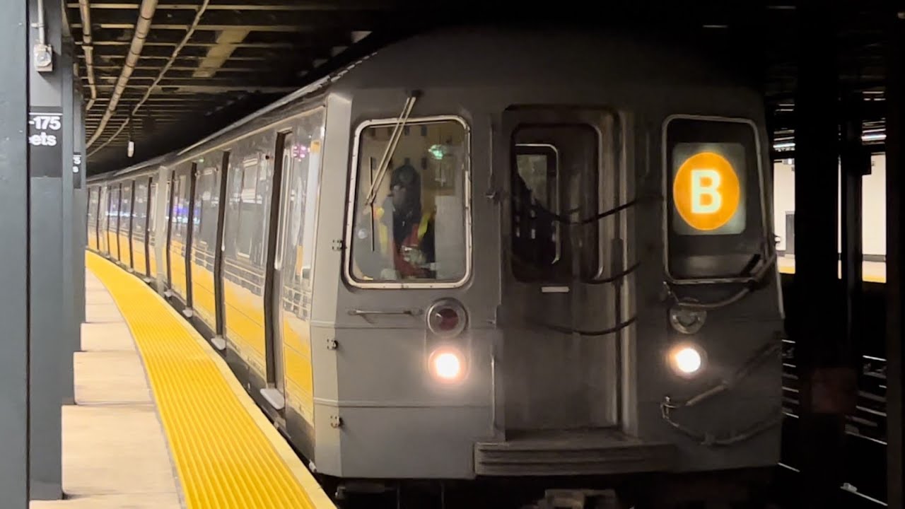 IND Concourse: R68, R68A & R68/A Mixed (B) and (D) Local trains @ 174th ...