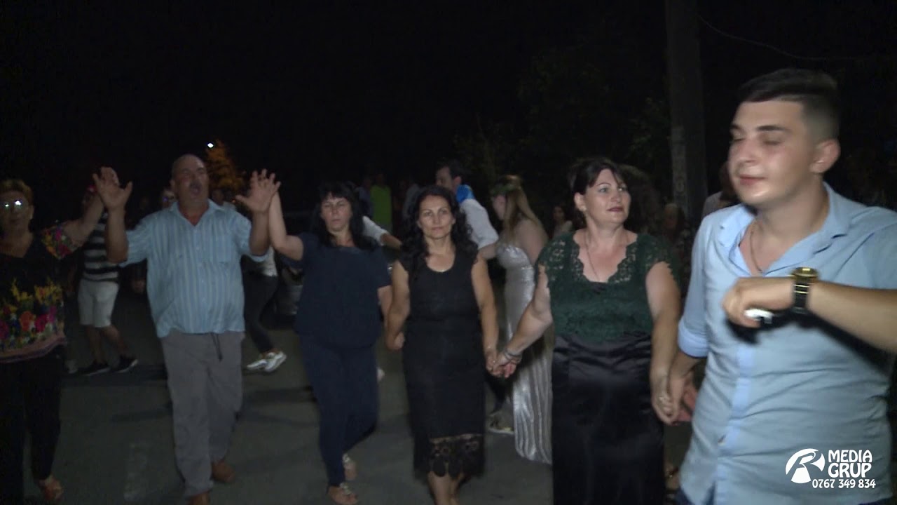 ANDRA CAPRUSU COLAJ SARBA LIVE INSURA-M-AS INSURA MIRUNA & JOSE - YouTube