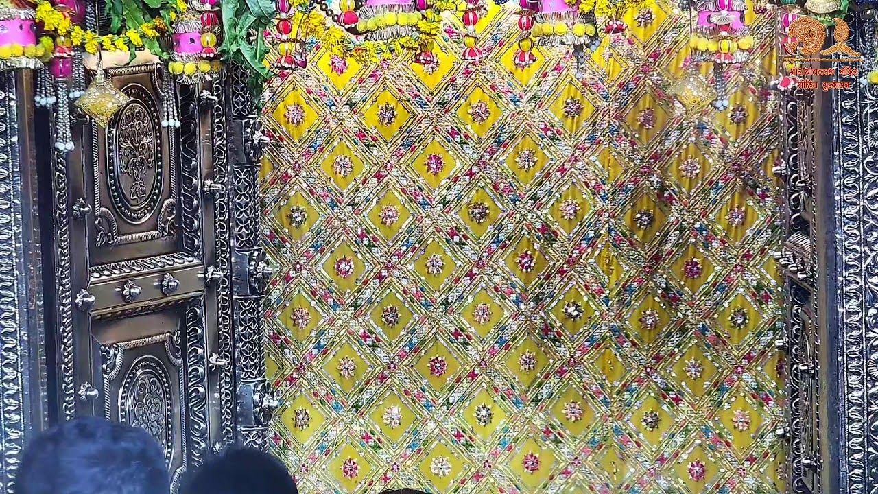 Live : Shri RadhaVallabh Mandir Daily Live Darshan Vrindavan - YouTube
