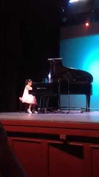 Jenni's first piano recital - YouTube