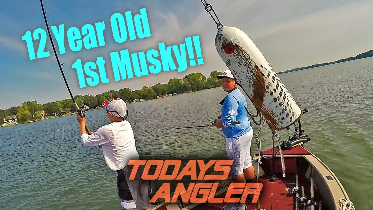 12 Year Old Catches Big Musky On Top!! - Lee Lures FlapTail - Todays ...