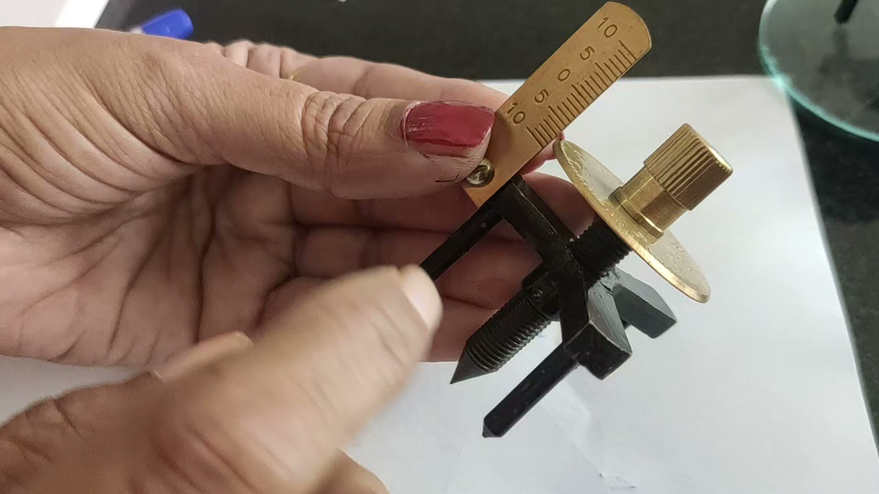 To determine radius of curvature of a given spherical surfaces by a ...