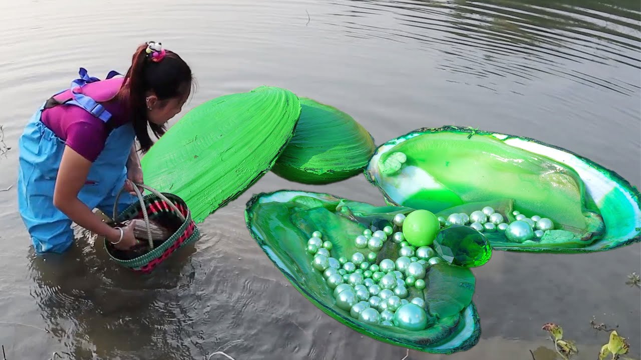 The treasure hunt did not disappoint!The girl found a huge clam,with ...