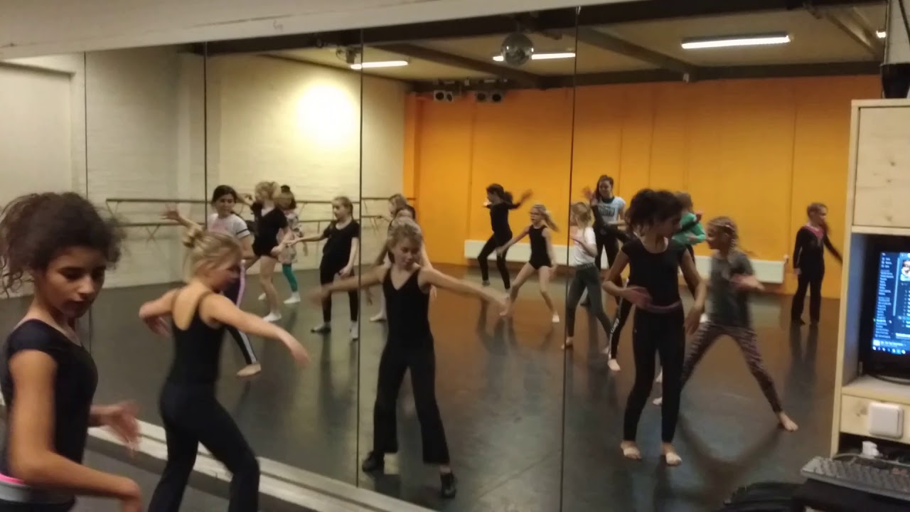 Acro Jazz 8-12 (alle niveaus) - Faith - YouTube