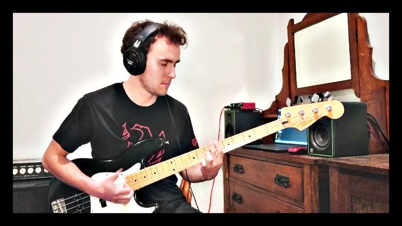 BLOODY BRILLIANT BASS SOLO! - YouTube
