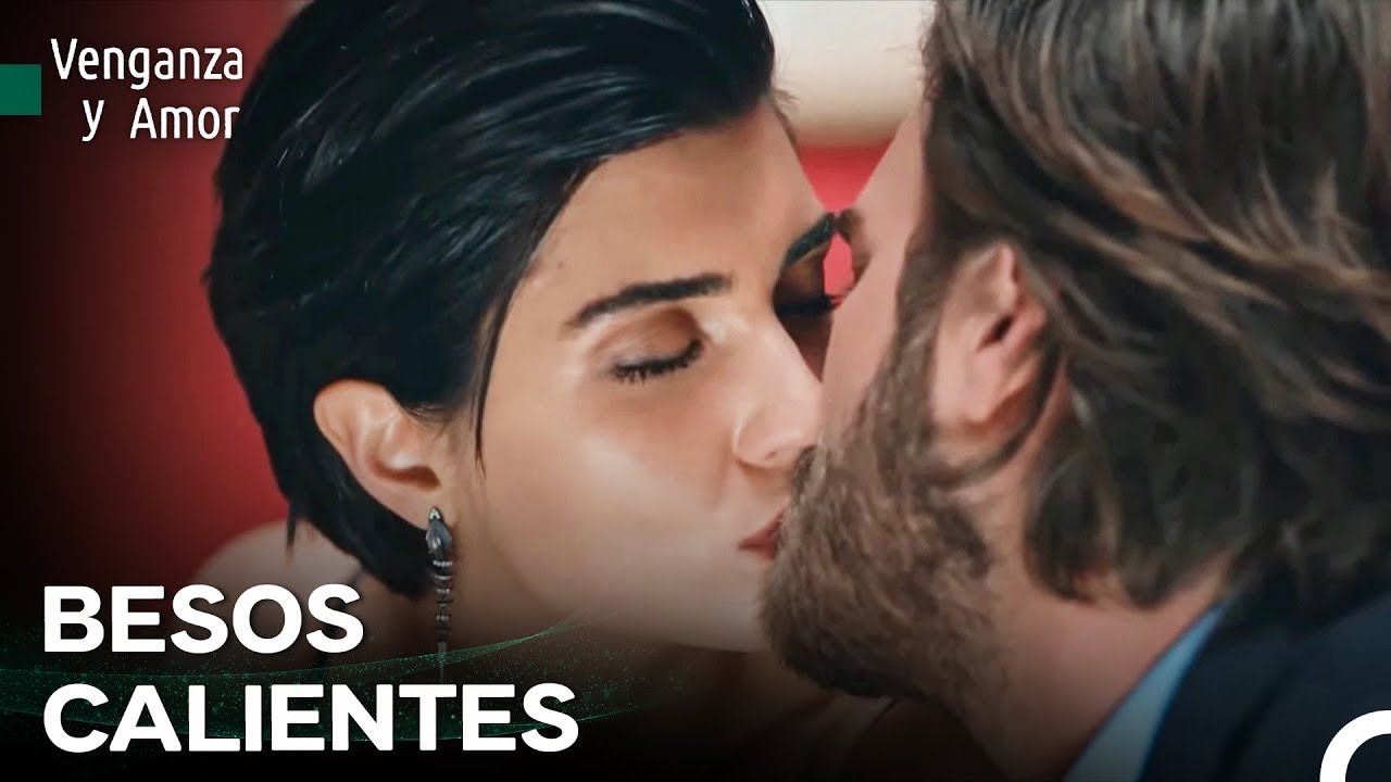 Cesur y Sühan Se Besaron En Privado En El Museo - Venganza y Amor - YouTube