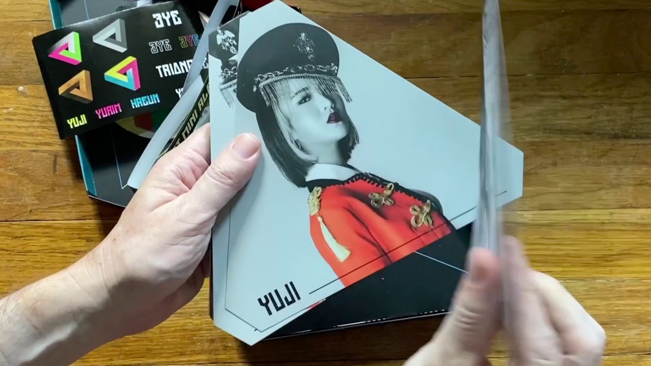 3YE Triangle first mini-album unboxing. Review and general info within ...
