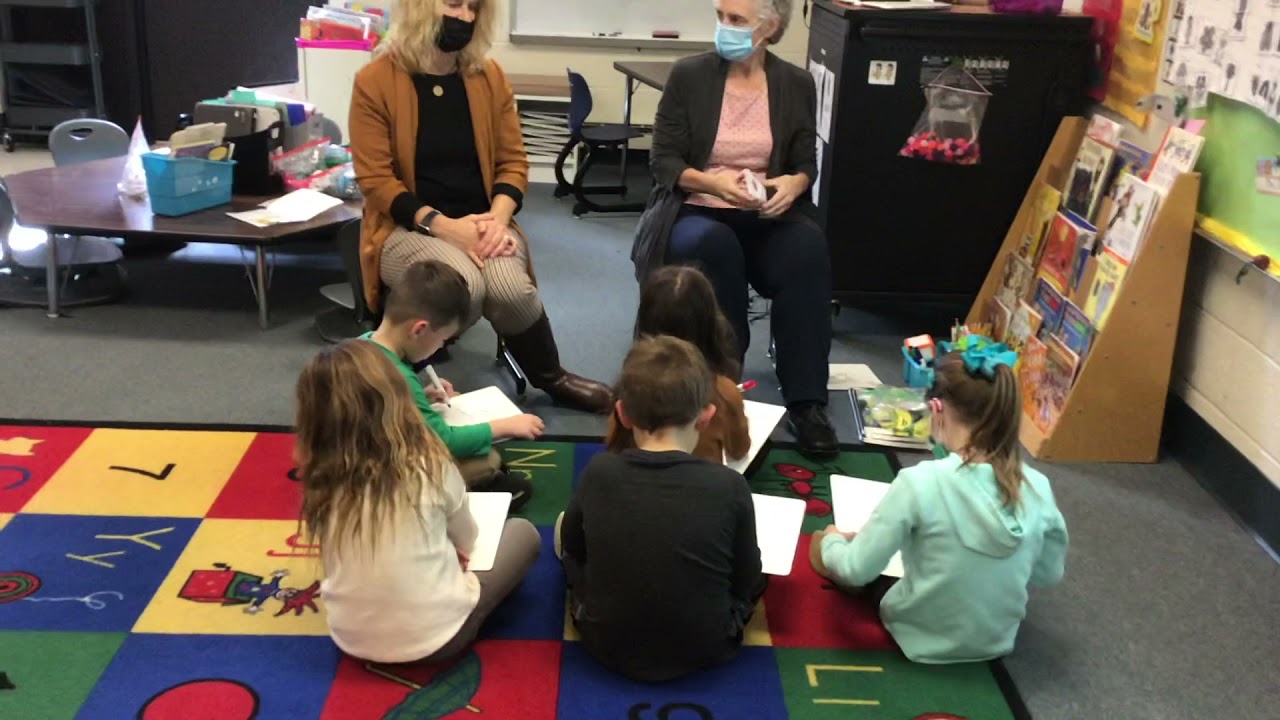 Kindergarten Small Group Phonics Instruction - YouTube