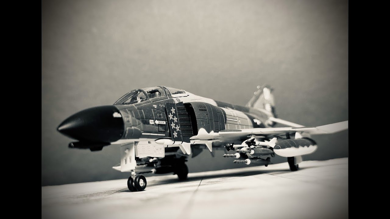HobbyMaster F-4D Phantom II USAF 437th TRW, 555th TFS Review (Capt ...