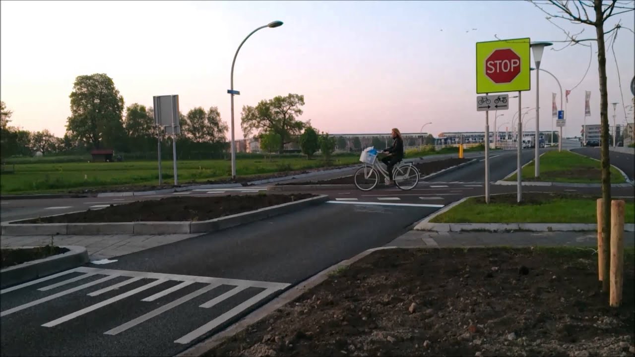 Stopborden geplaatst bij fietsoversteek Twistvlietpad-Belvédèrelaan ...