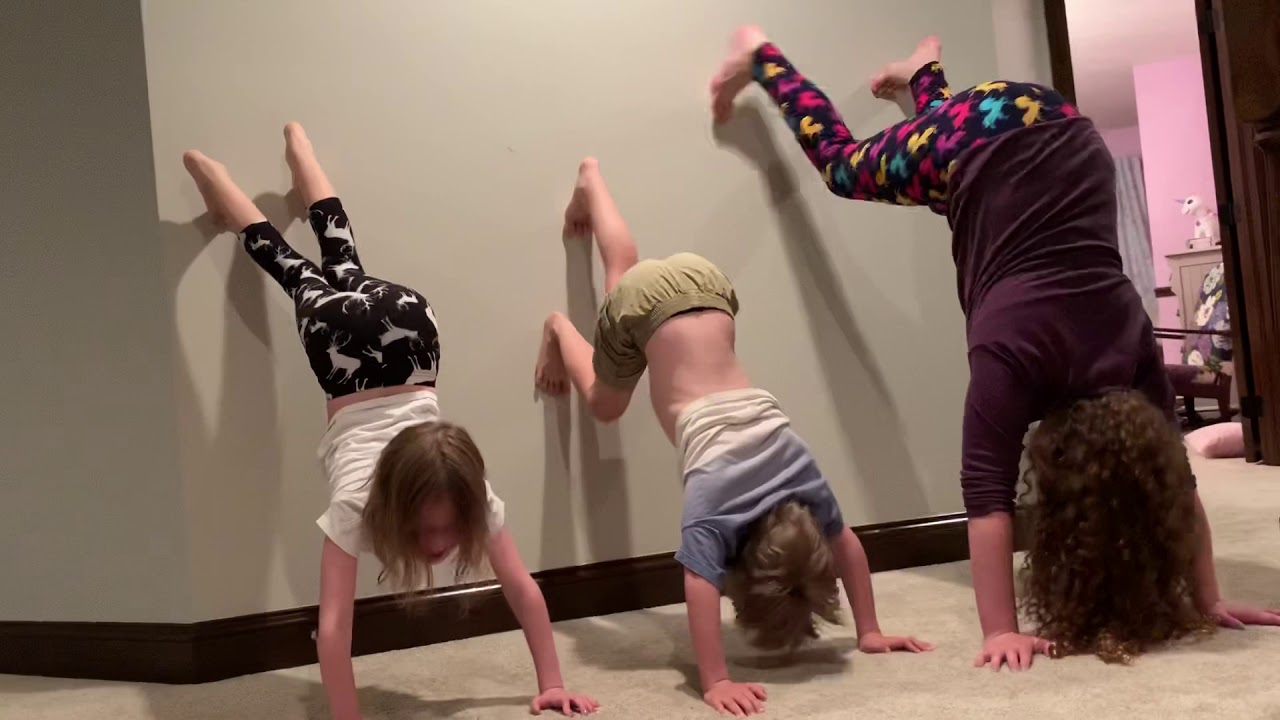 Upside down competition - kids handstands - YouTube