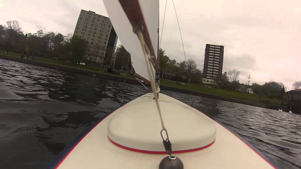 Soling 1 Meter - YouTube
