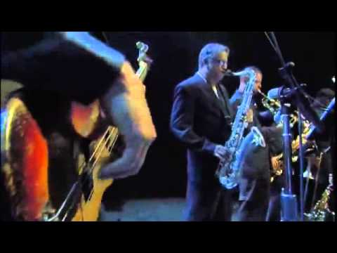 Clown Strike Montreal Jazz Festival 2006 4min11sec - YouTube