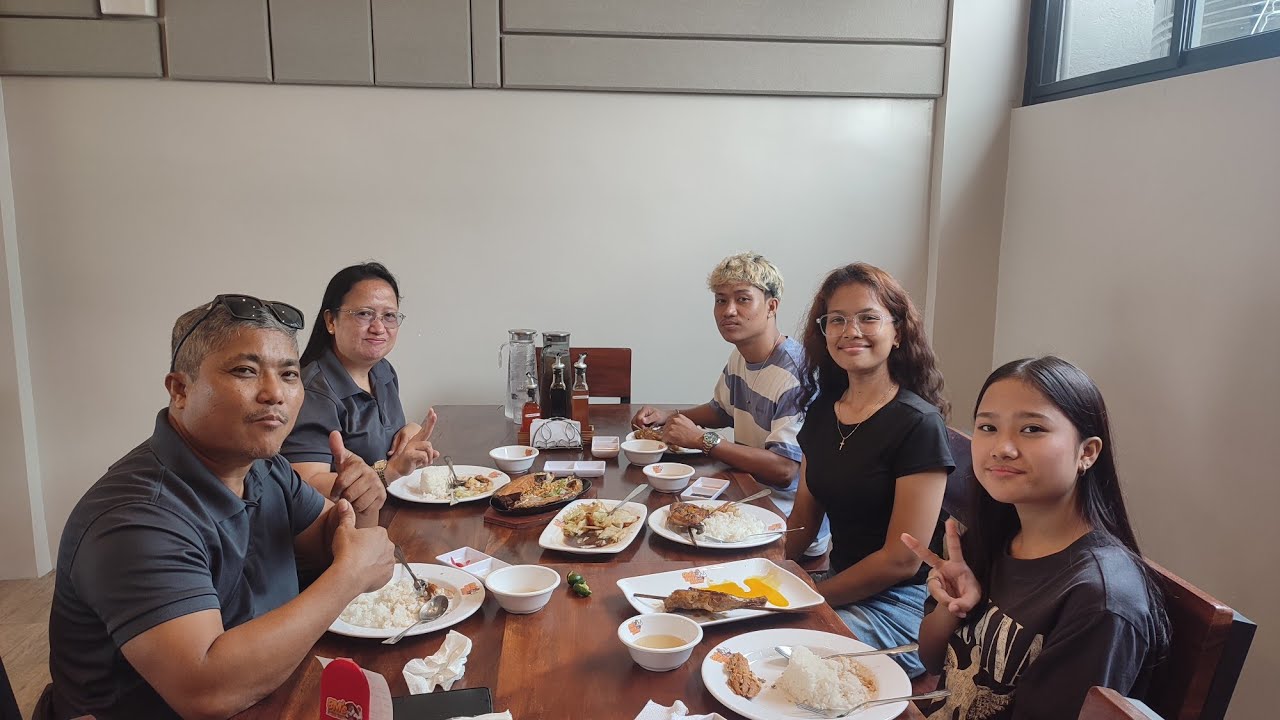 Lunch date with family - YouTube