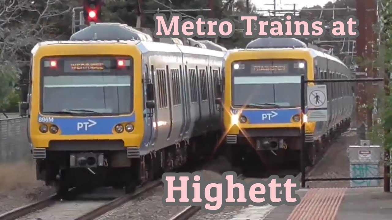 Metro Trains at Highett - YouTube