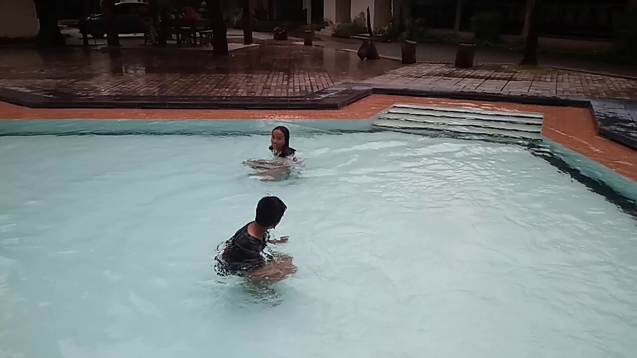 Kolam renang agis restoran surabaya - YouTube