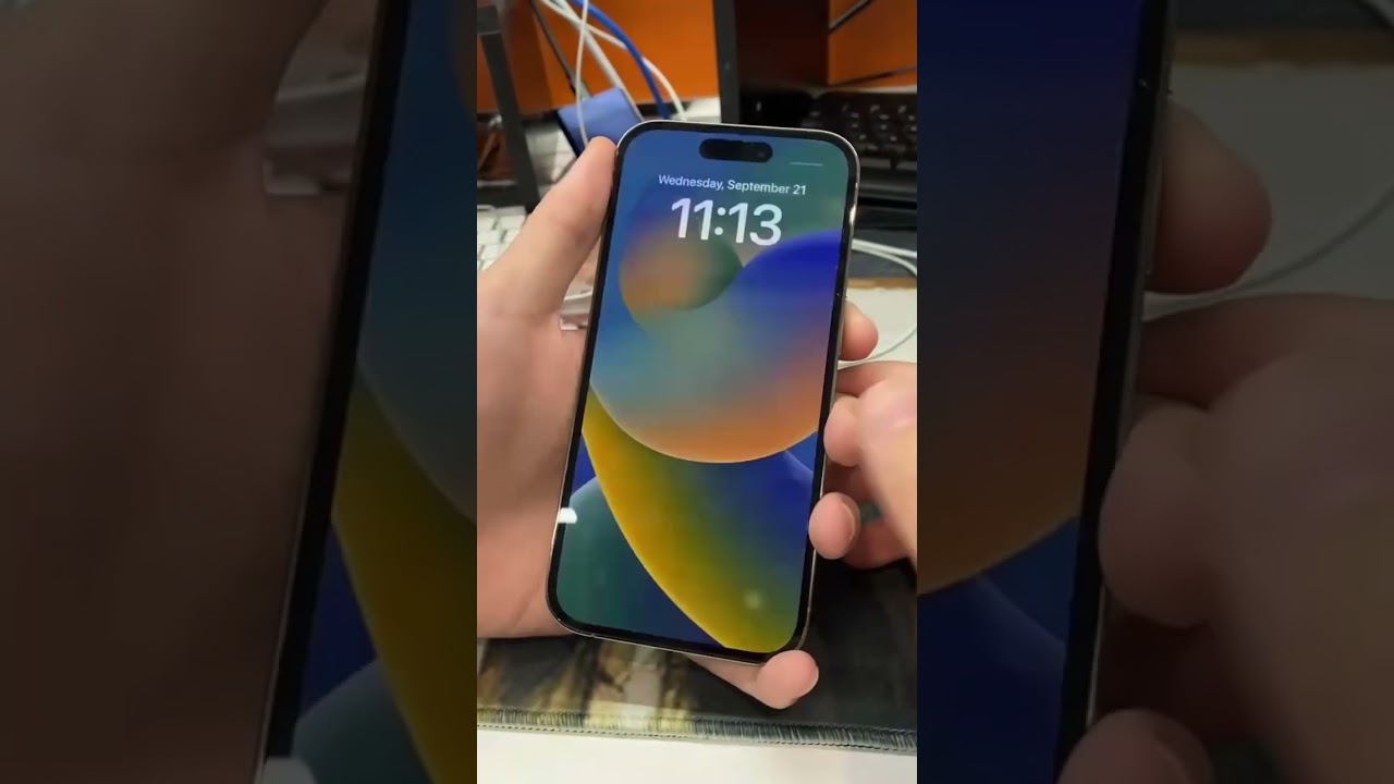 New Bug: iPhone 14 Pro Always-on Display #shorts - YouTube