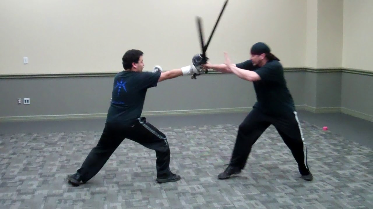 Italian Shell Guard Rapier vs Arming Sword – Match Video - YouTube