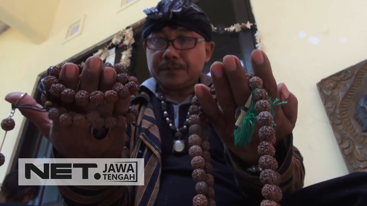 Seperti Inilah Bentuk Gelang Unik Berbahan Dasar Biji Genitri - NET ...