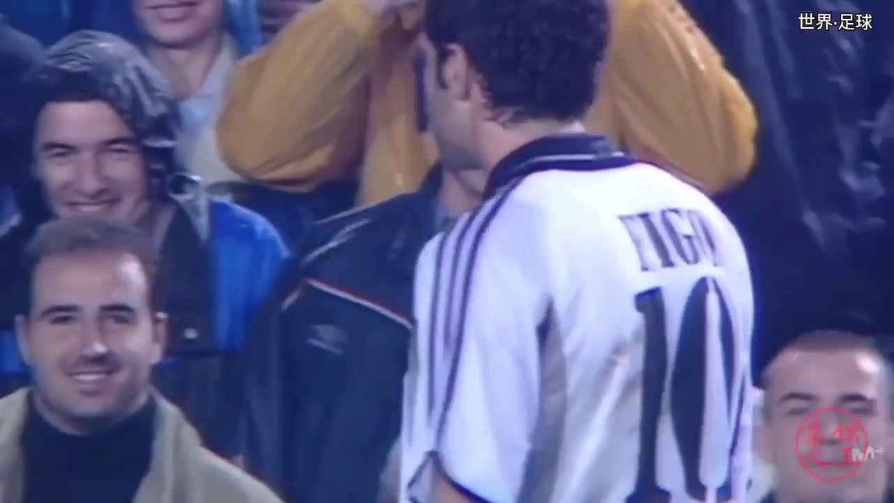 (00-01 El Clásico) Luis Figo first match against Barcelona at the Camp ...