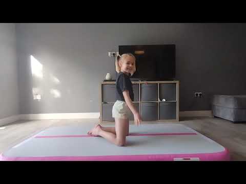 Some stretches and learning how to do the splits #gymnast #childdancer #challenge #gymnasticchild l