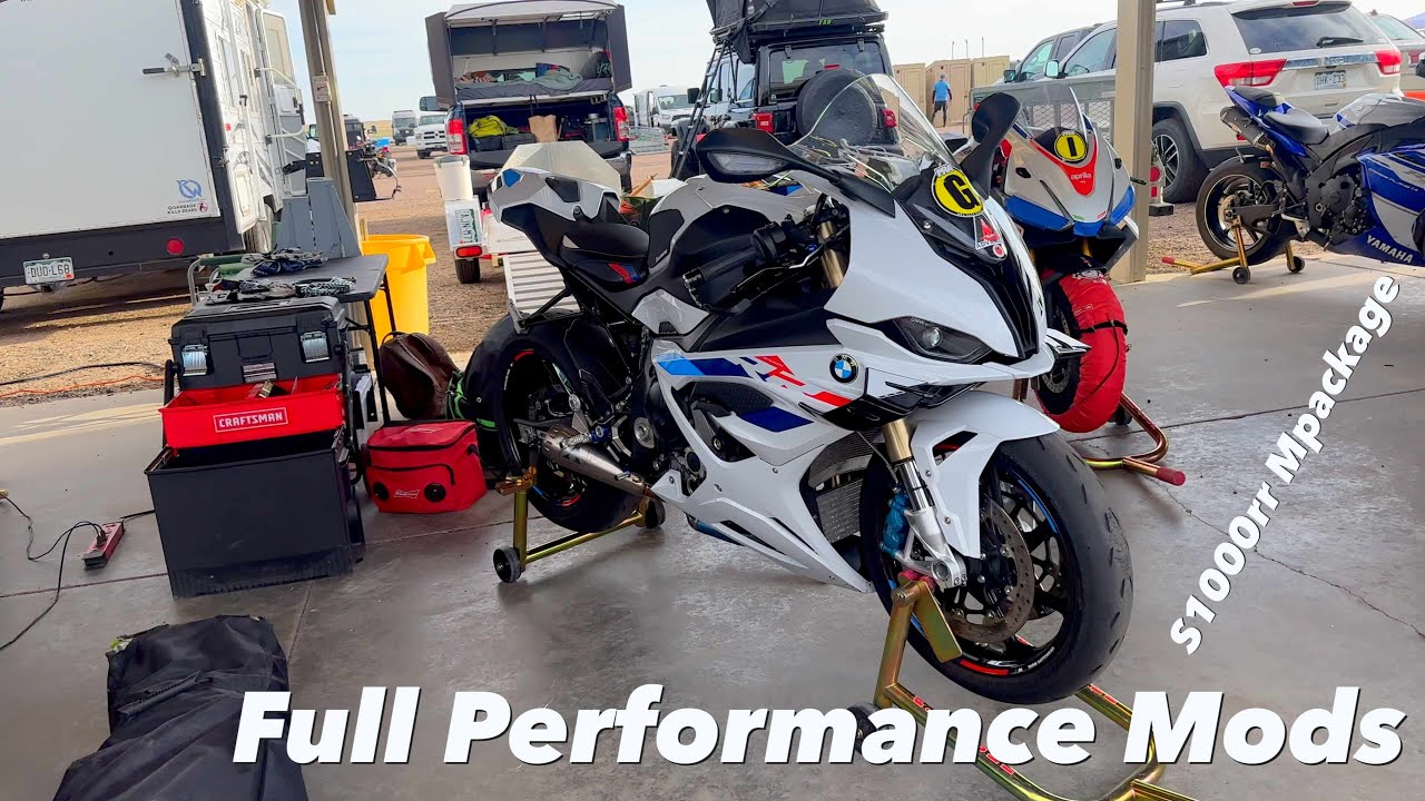 BMW 2023 s1000rr takes on Track Day - YouTube
