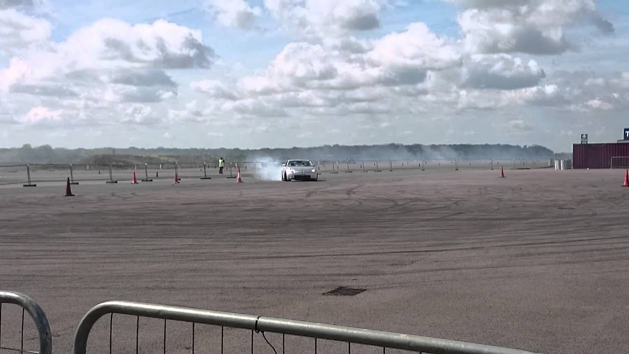 350z drift Santa pod - YouTube